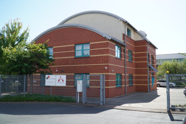 About – it & synergy GmbH